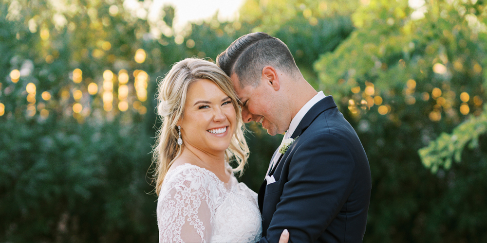 Love in Arizona Sun: Kelli & James' Fall Wedding at Lindsay Grove